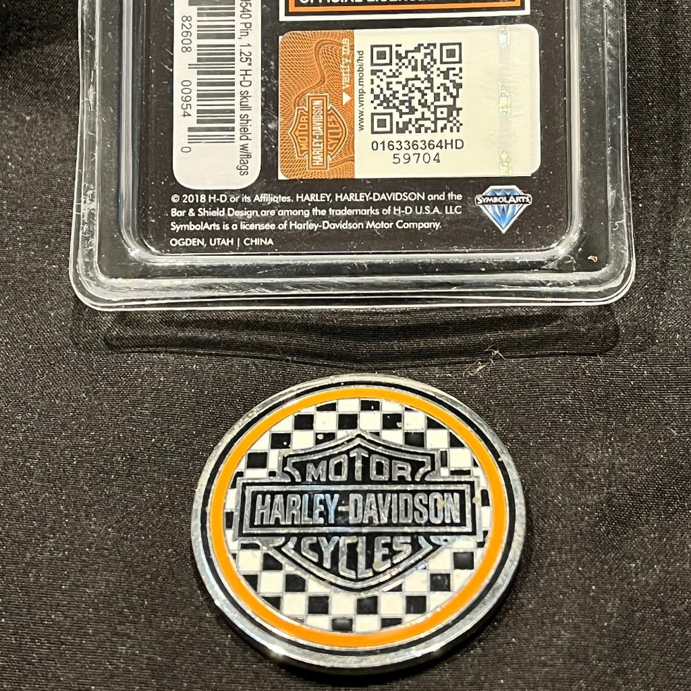 Harley Davidson Pin And Challenge Coin - Gem
